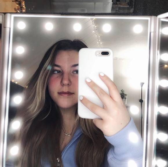 Hope's Closet (@hopedenali) | Poshmark